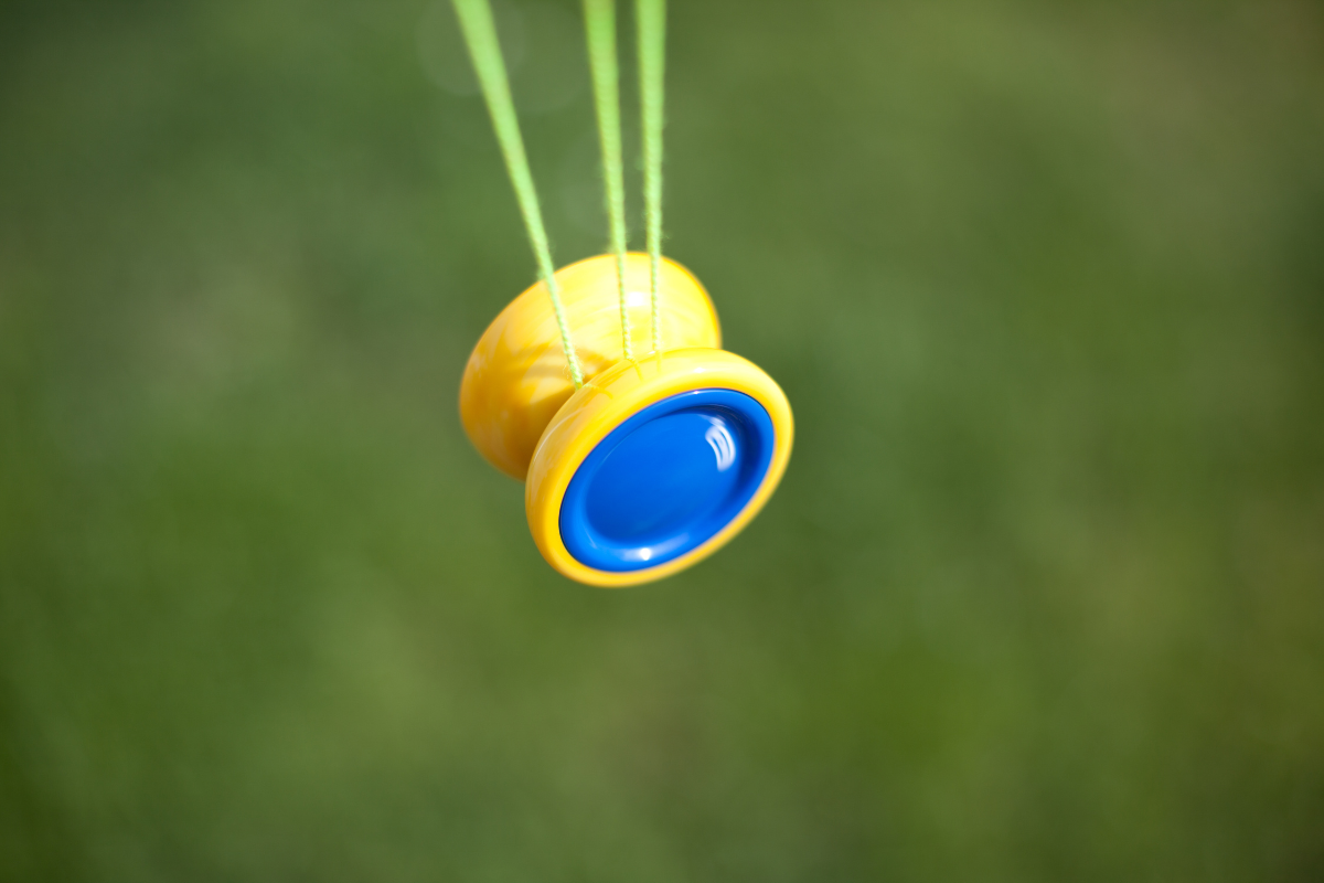 O ioiô é considerado o segundo brinquedo mais antigo da História ...